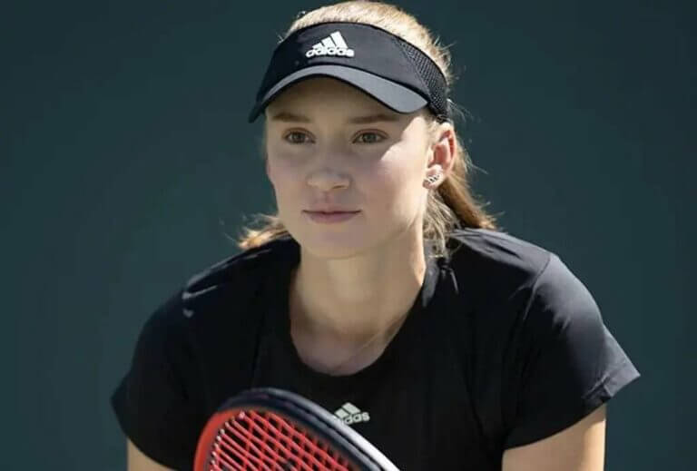 Who Is Elena Rybakina’s Boyfriend? Relationships, Dating, & Family ...